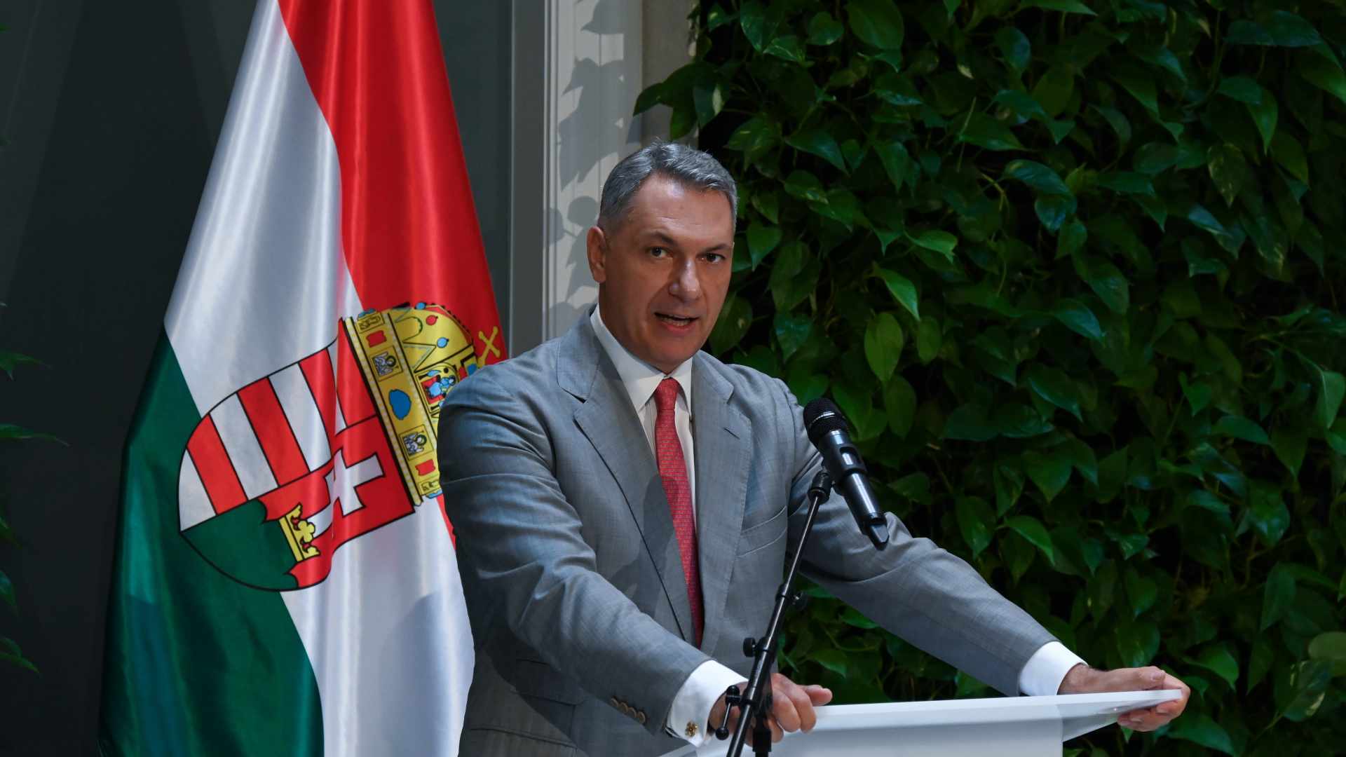 About Hungary - Hungarian government launches public transport action plan
