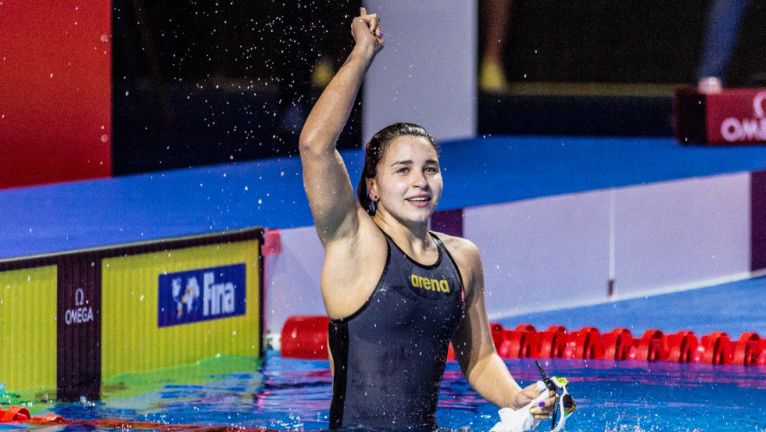 About Hungary - Hungarian swimmer breaks national record in 400m freestyle