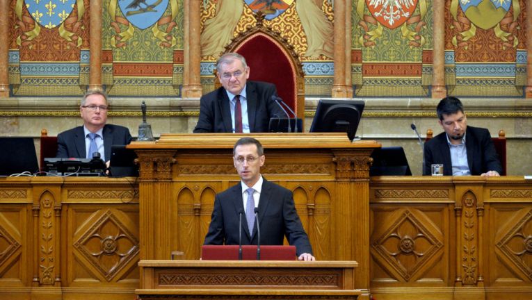 About Hungary - Finance Minister sets out main goals of 2020 budget
