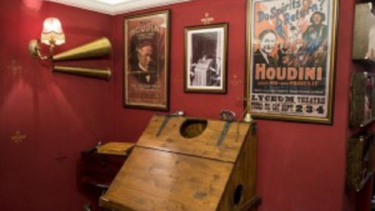 About Hungary - House of Houdini museum proves a Christmas hit with ...
