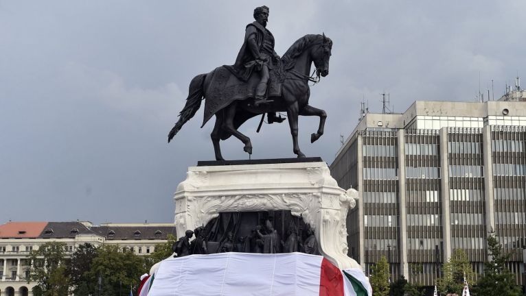 About Hungary - Statue of Count Gyula Andrássy inaugurated in front of ...