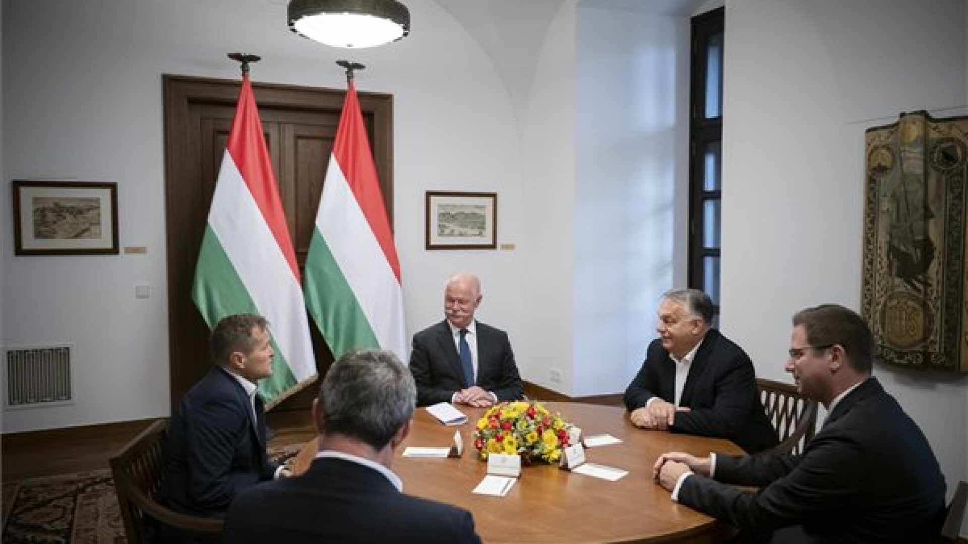 About Hungary - PM Orbán meets Nobel Prize-winning scientist Ferenc Krausz About Hungary - PM Orbán meets Nobel Prize-winning scientist Ferenc Krausz