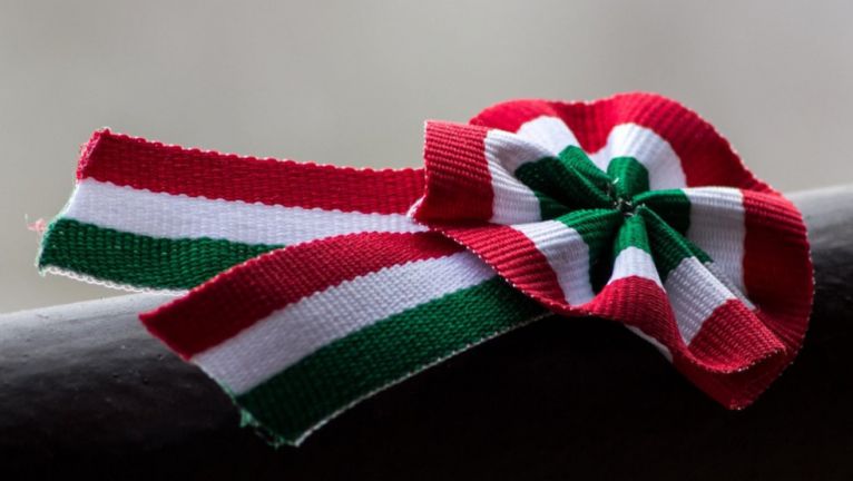 About Hungary - The story of the Hungarian cockade